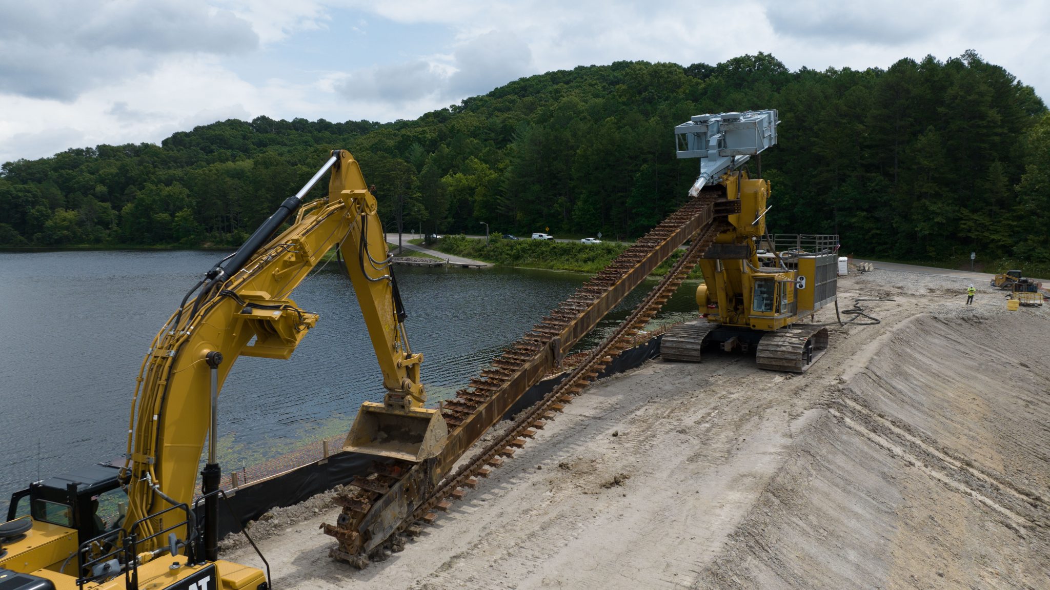 Hydraulic Barrier Walls – DeWind One Pass Trenching