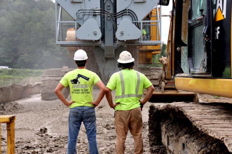 Hydraulic Barrier Walls – DeWind One Pass Trenching